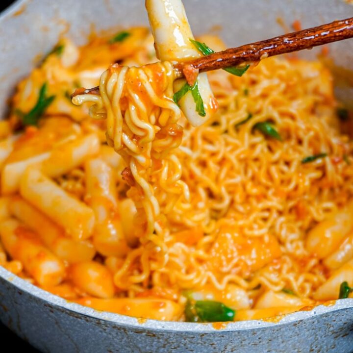 Vegan Rabokki Carbonara (Tteokbokki Carbonara) - The Viet Vegan